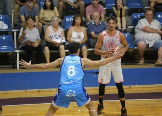 Provincial destrozó a Santa Paula en el Comelli (73:107) - santafebasket