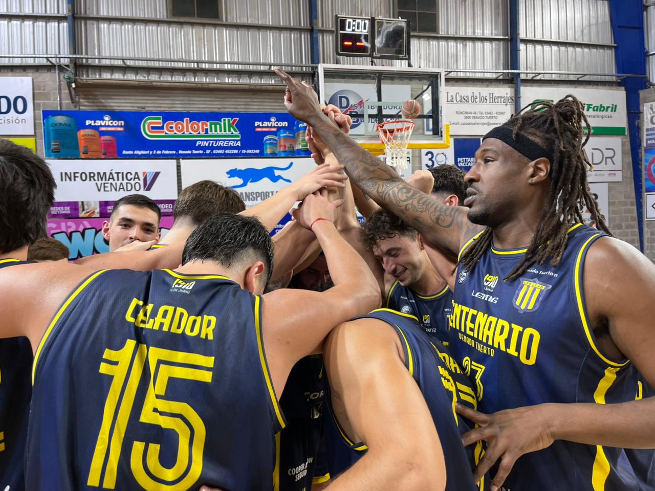 LIGA ARGENTINA : Un triunfo que vale por dos (76 : 69) - santafebasket
